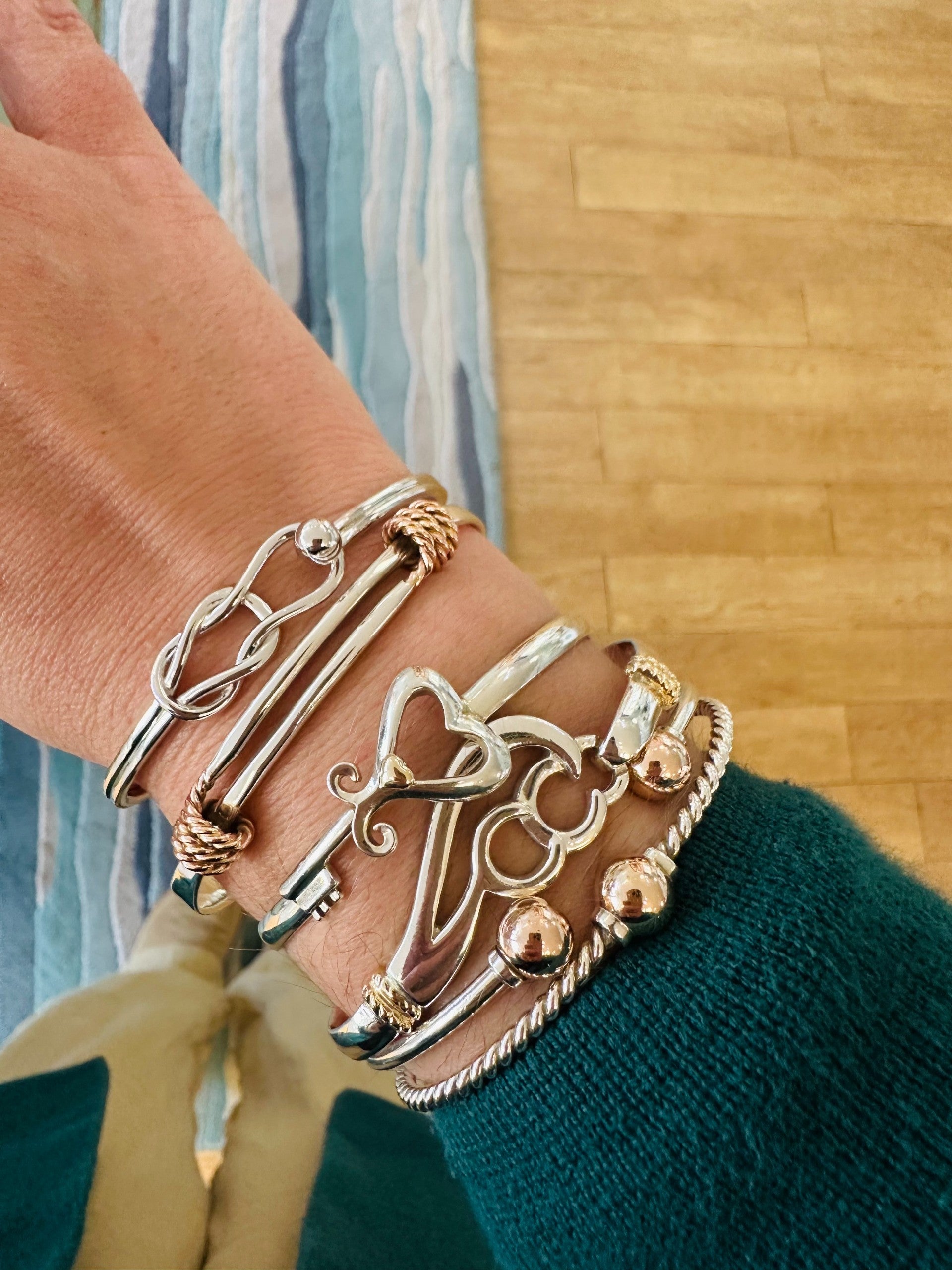 shield knot bracelet