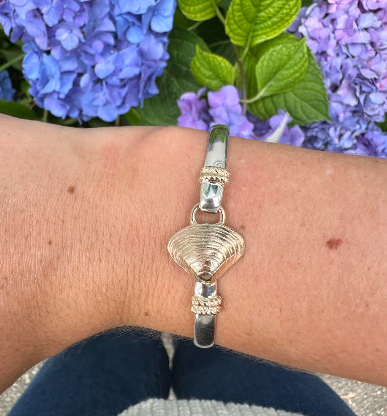 Sterling Silver 5mm Quahog/Clam Shell Bracelet with 14K Yellow Gold ...